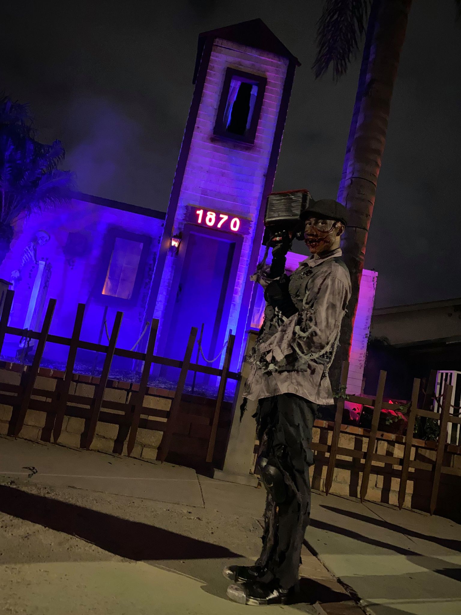 1870 Haunt Manor - With Actor 4 - Haunting