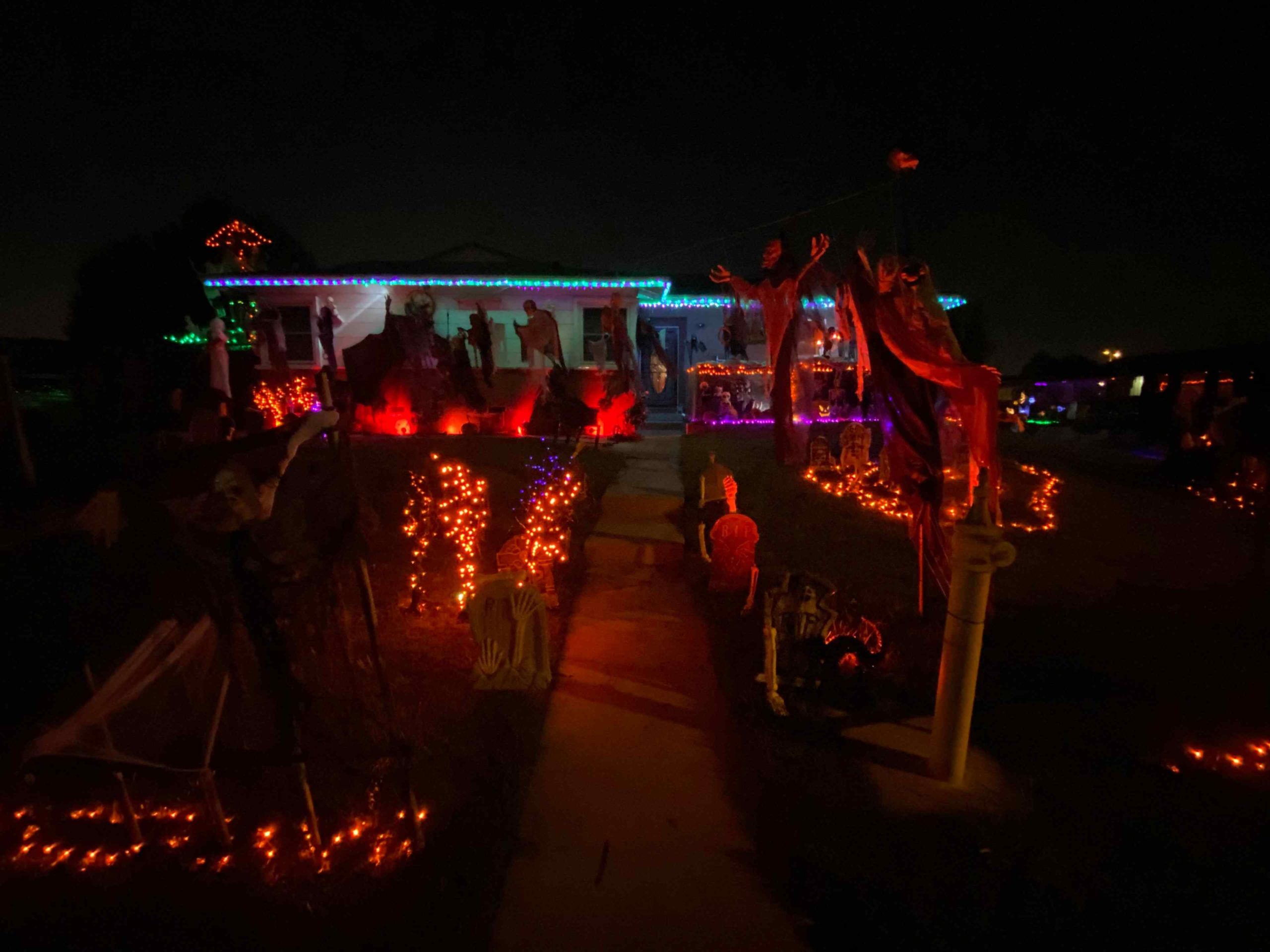 Soul Stealers Halloween Yard Display - Haunting