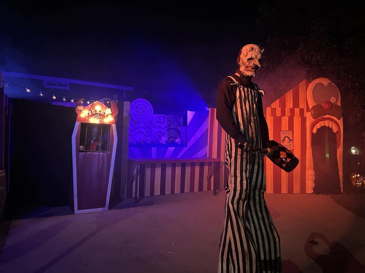 Straite to Hale 2023 Welcomes A Sinister Circus to This Home Haunt